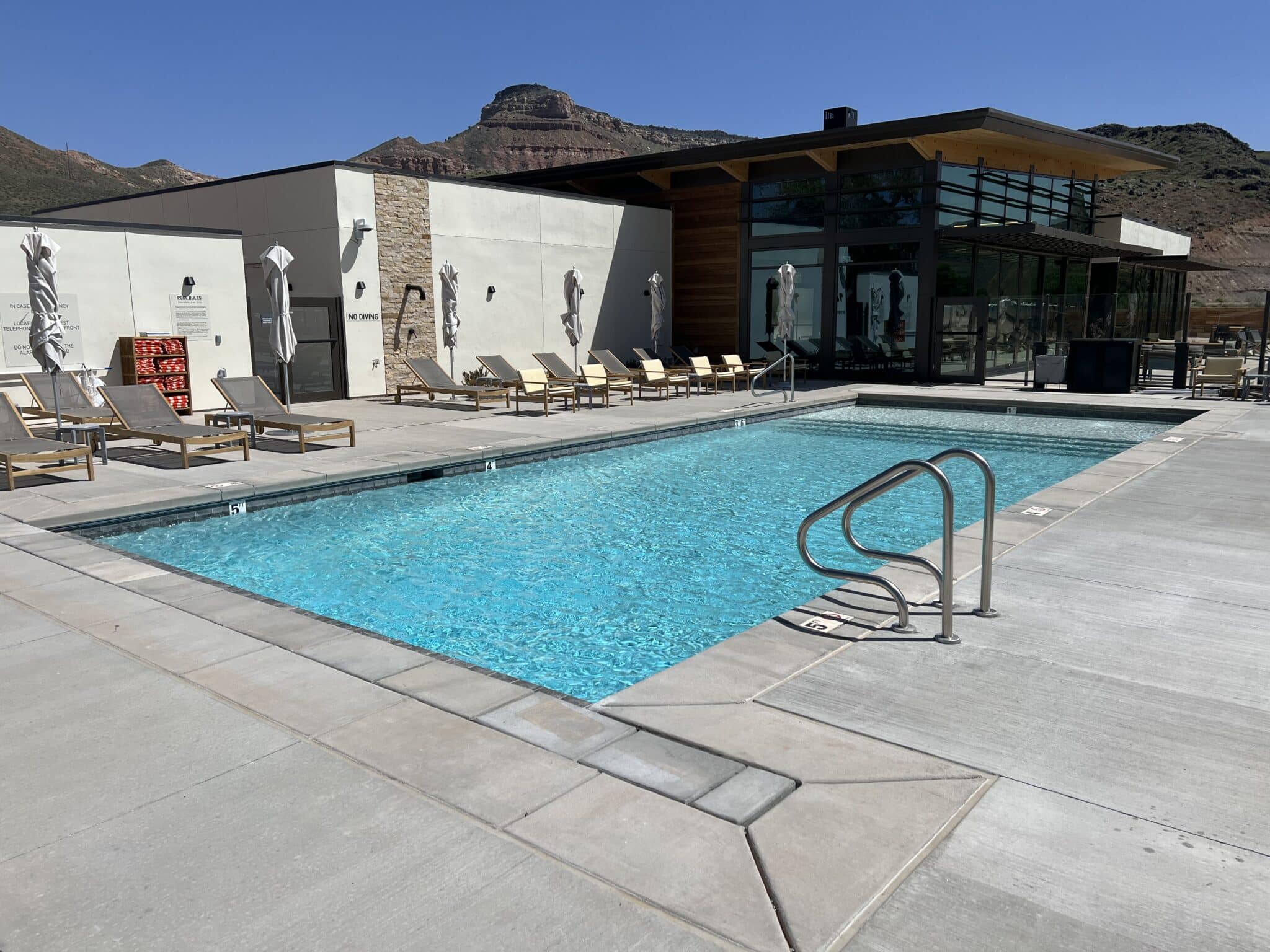 Pinnacle Pool Service | Pool Cleaning & Maintenance Services